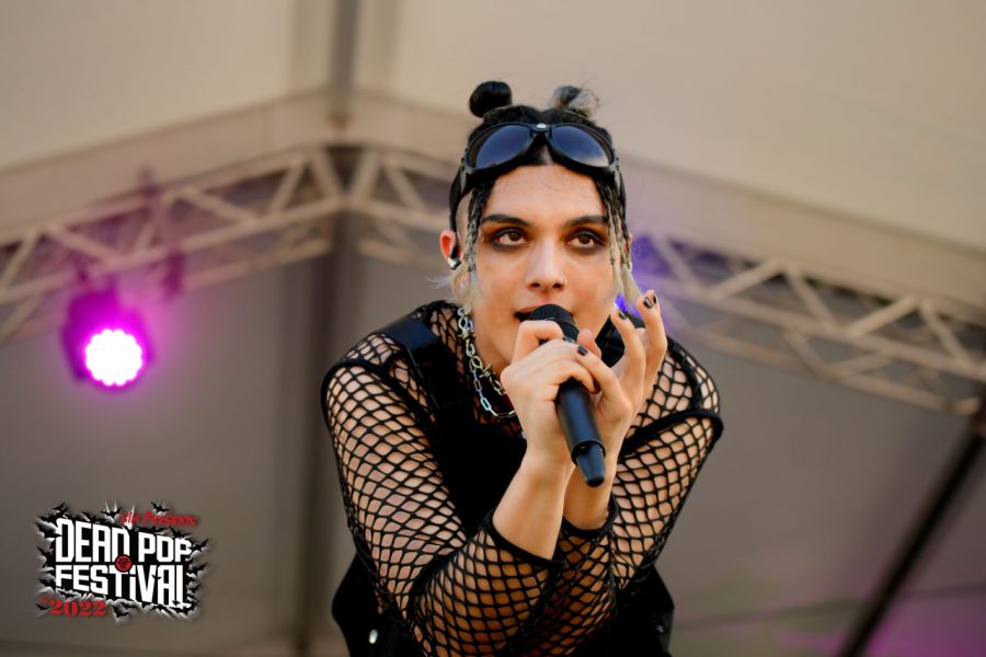 初出演・CVLTE、暑さも忘れさせる変幻自在のステージ – DEAD POP FESTiVAL REPORT